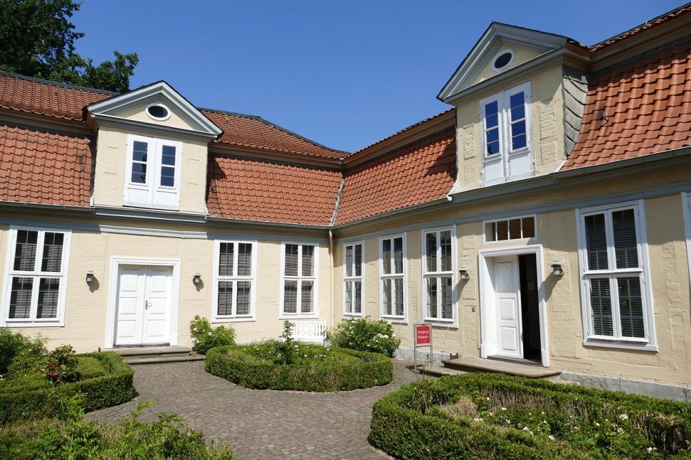 Edgar Allan Poe: A Master of Mystery and Macabre